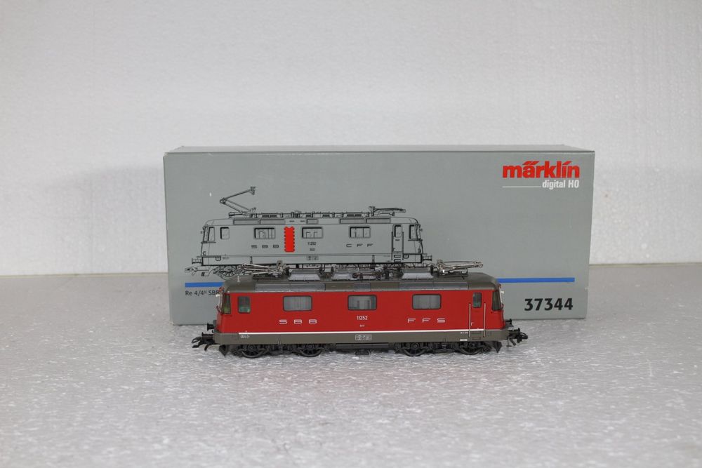 Märklin 37344 SBB Re 4/4 digital eckige Lichter (Gebraucht) in Triesen ...