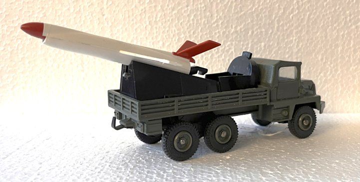 Dinky Toys Berliet Gazelle Rocket Launcher No 816 | Kaufen auf Ricardo