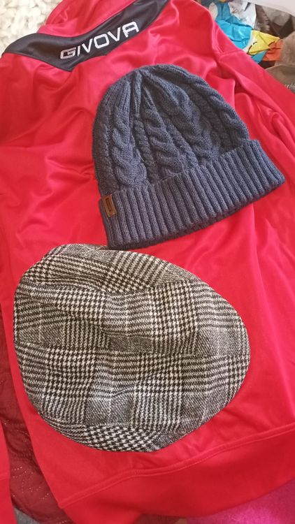 Hut und Mütze und noch eine als Geschenk (Neu (gemäss Beschreibung)) in ...