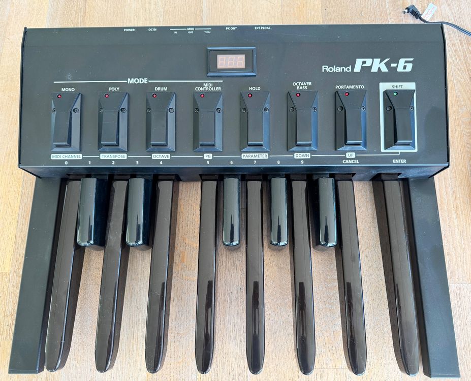 ROLAND PK-6­ – Pédalier dynamique MIDI (Gebraucht) in Biel/Bienne für ...