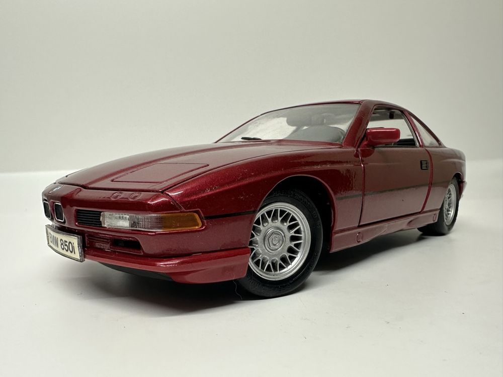 BMW 850i E31 1:18, bordeauxrot, Maisto (Gebraucht) in Strengelbach für CHF 17 – mit Lieferung ...