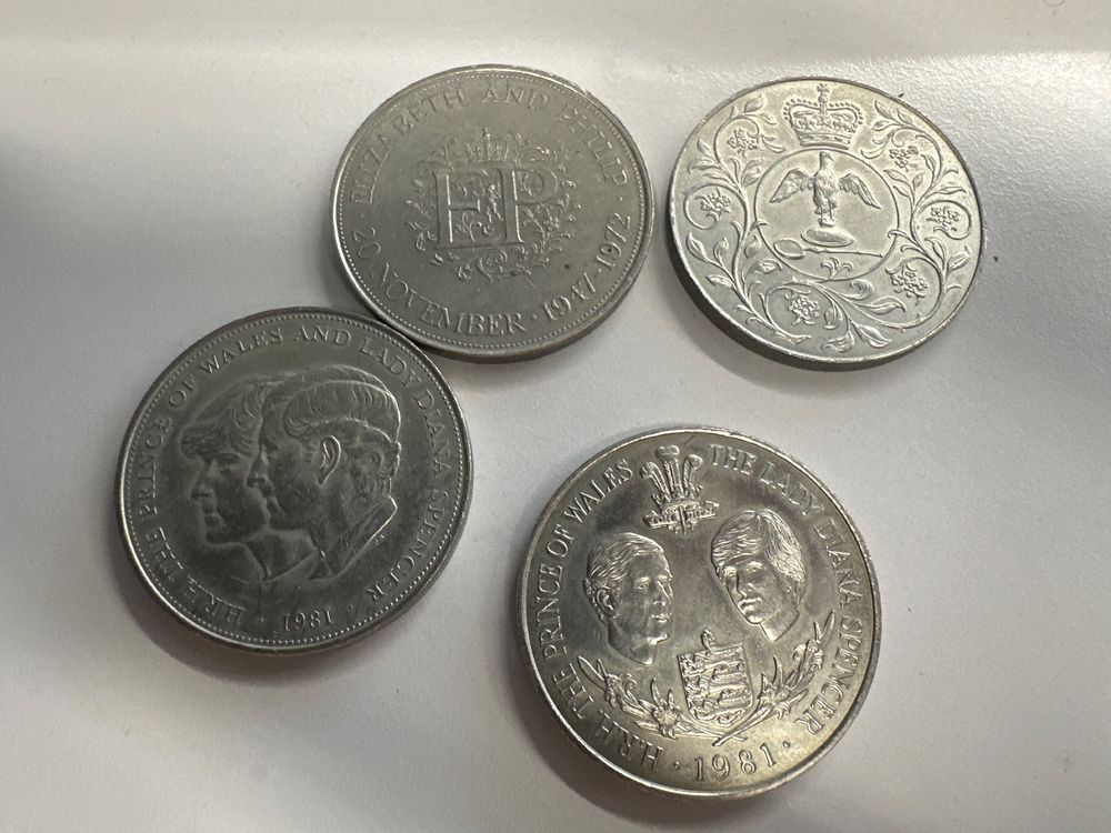 3x 1 Crown, 1x 25 Pence England (Gebraucht) in Herisau für CHF 1 – mit ...