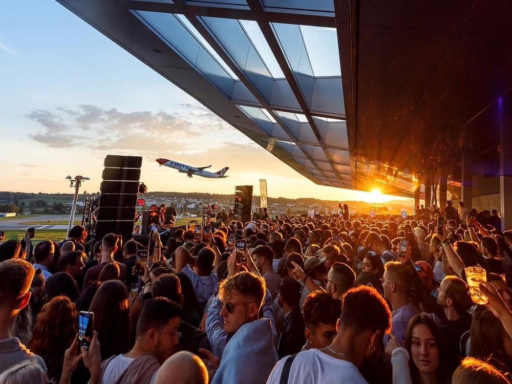 2x Sauvage OFF Zurich Airport Rave (Gebraucht) in Weggis für CHF 205 ...