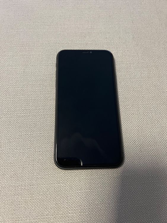 iPhone 11, 64GB (Gebraucht) in Charrat für CHF 215 – mit Lieferung auf Ricardo kaufen