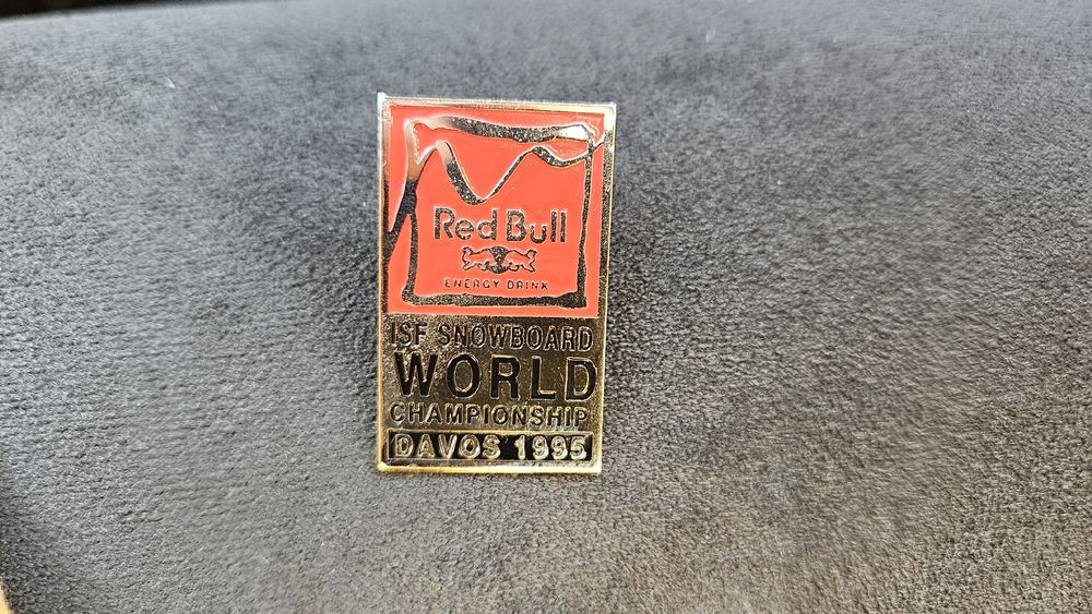 Red Bull ISF World Championship Davos 1995 Pin (Gebraucht) in Zürich ...
