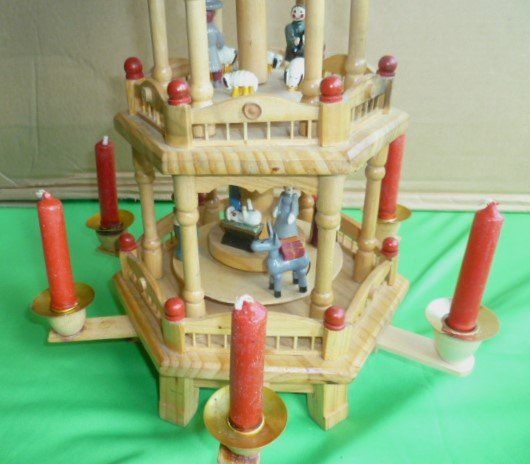 Pyramide mit Figuren der Weihnachtsgeschichte, 45 cm. Nr.1 (Gebraucht ...