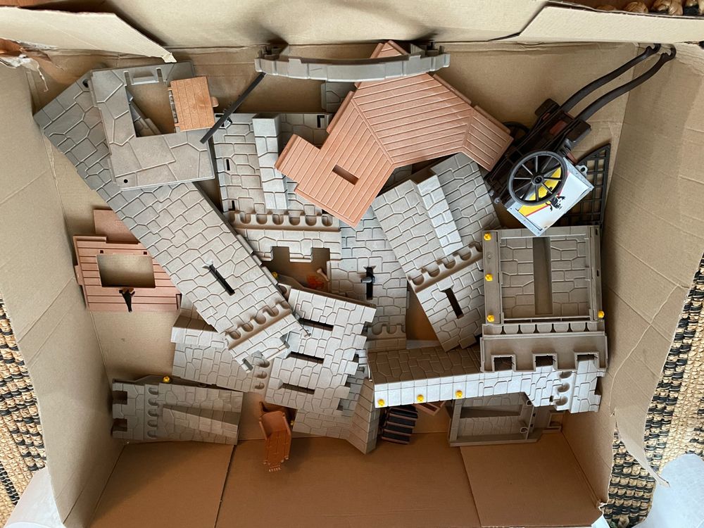 ZWEI!! PLAYMOBIL 4865 Grose Löwenritterburg & noch eine ande | Kaufen ...