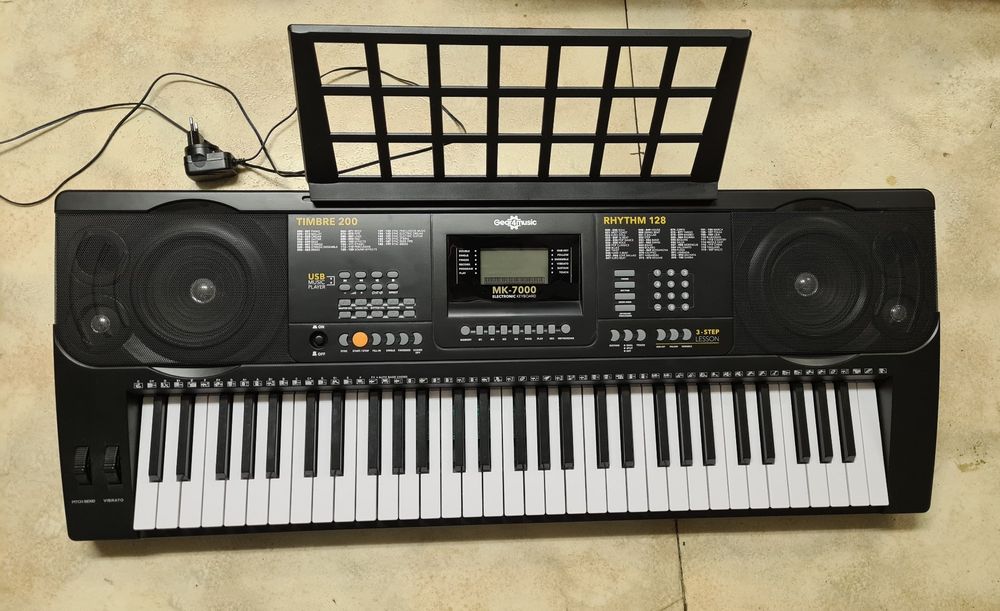 Keyboard MK-7000 (Gebraucht) in für CHF 50 – nur Abholung auf Ricardo ...