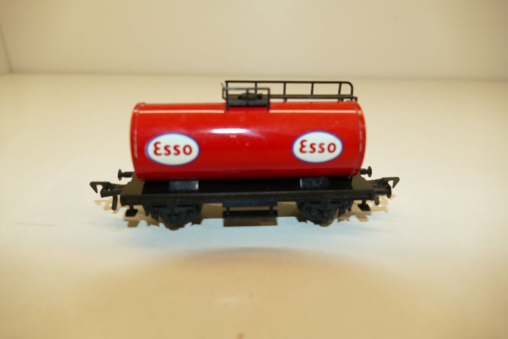 Fleischmann H0: DB Kesselwagen Esso rot | Acheter sur Ricardo
