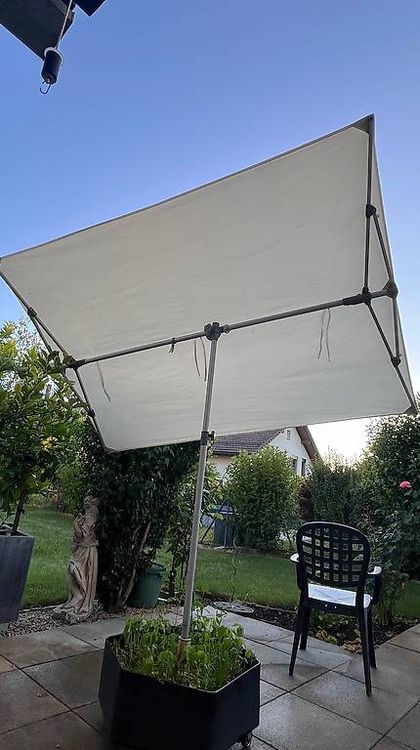 Parasol avec pied (D'occasion) à Echallens pour CHF 40 – retrait uniquement | Acheter sur Ricardo