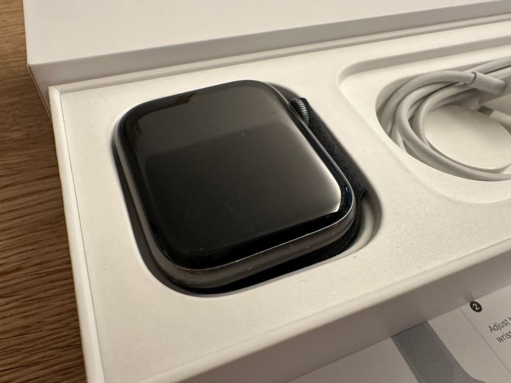 Apple Watch Series 5 (44 mm) - Space Gray (Defekt) in Zürich für CHF 5 ...