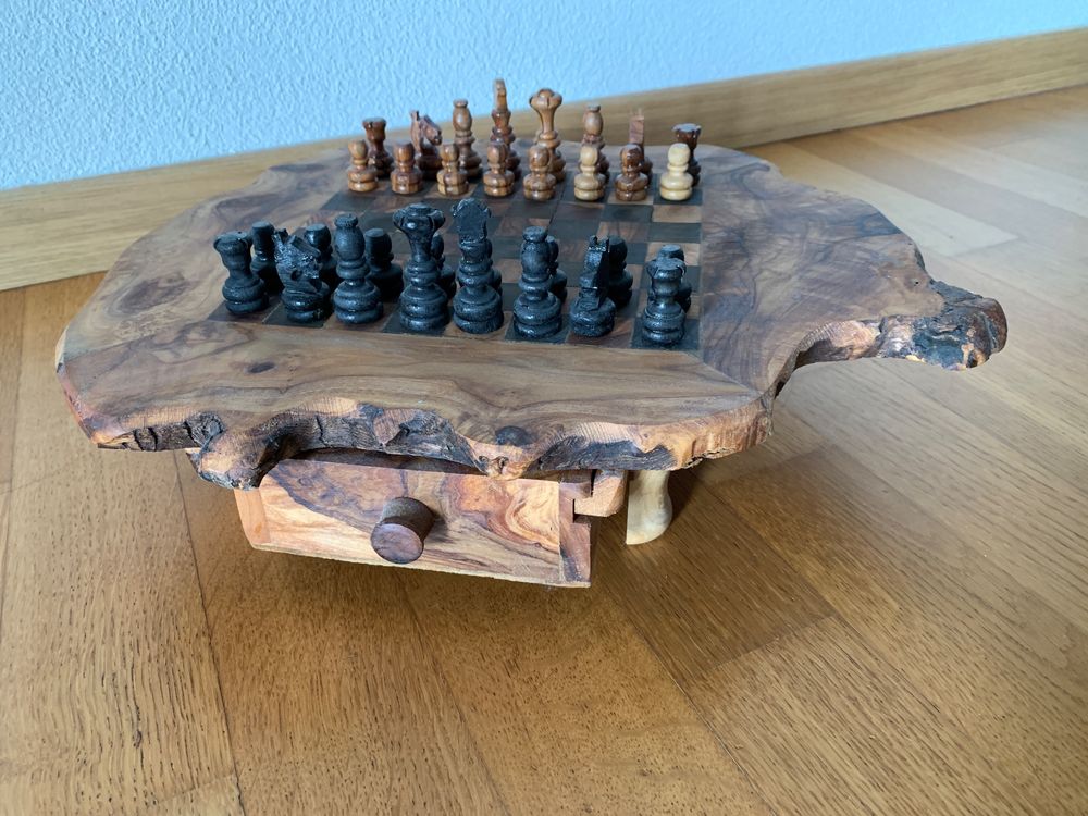 Rustikales Schachbrett - Olivenholz - Handgemacht - Unikat (Neu (gemäss ...