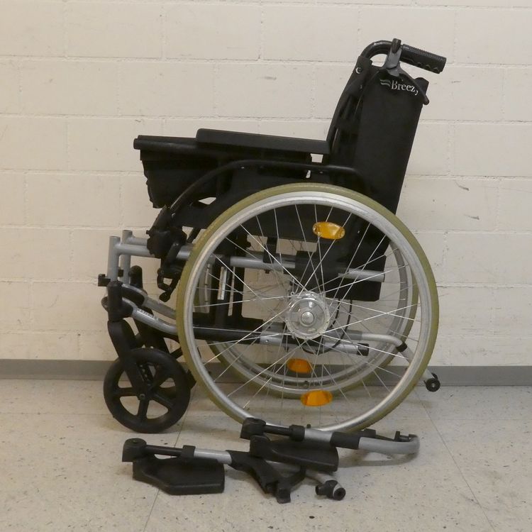 Rollstuhl Breezy, SB 41 cm, Zusatzbremsen, nur CHF 219 | Kaufen auf Ricardo