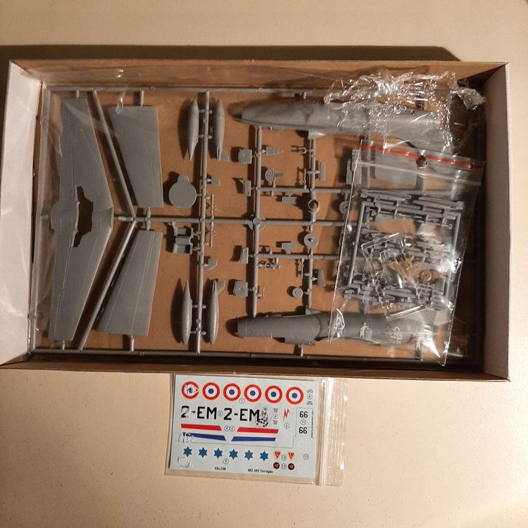 2074 ... Dassault MD 450 Ouragan ... Valom 72059 (Neu (gemäss ...