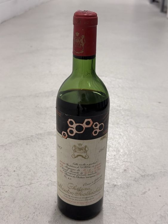 Zwei ältere Bordeaux (1965 Margaux / 1967 Mouton-Rothschild) (Defekt ...