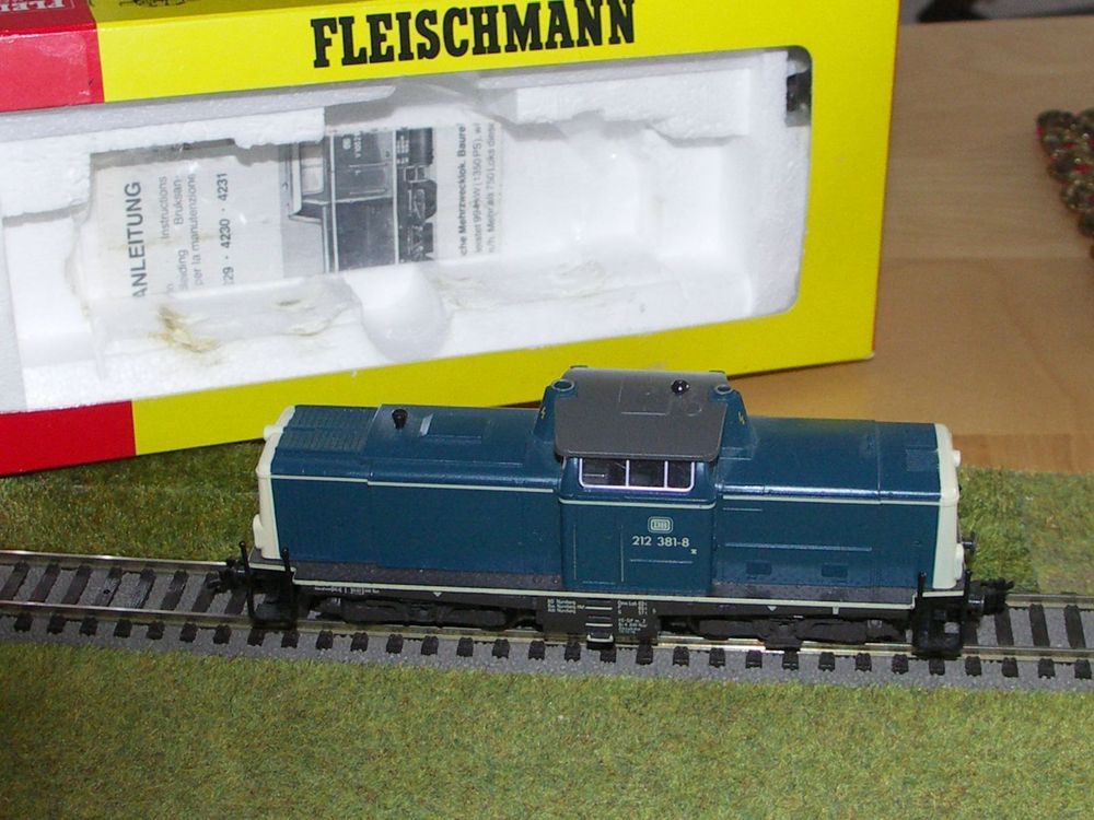Fleischmann H0= 4231 DB V 212 (1480) (Neu (gemäss Beschreibung)) in ...