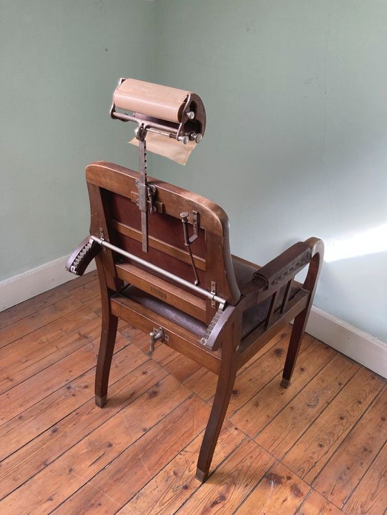 Coiffeurstuhl antik 20er Jahre art deco Dällenbach Film (Gebraucht) in basel für CHF 300 – nur ...