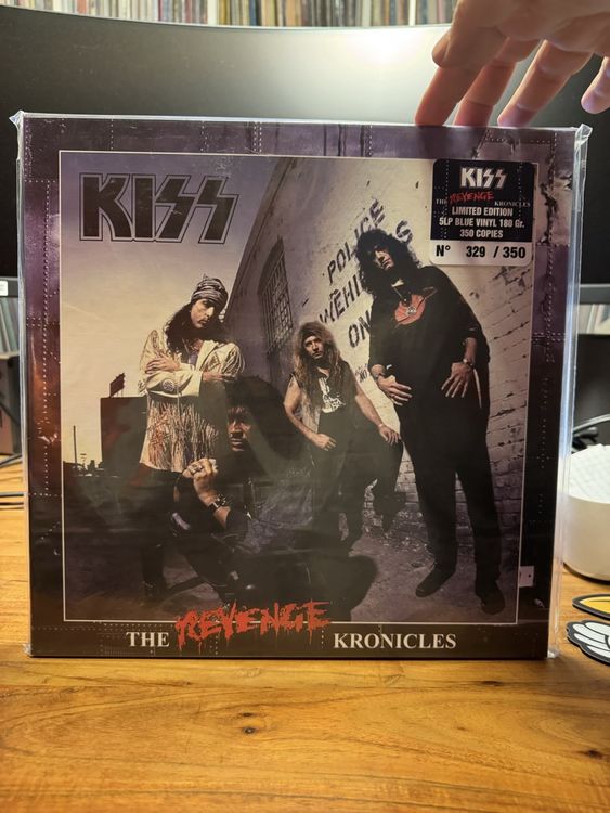 KISS The Revenge Kronicles 4 LPs neu! (Neu und originalverpackt) in Winterthur für CHF 235 – nur ...