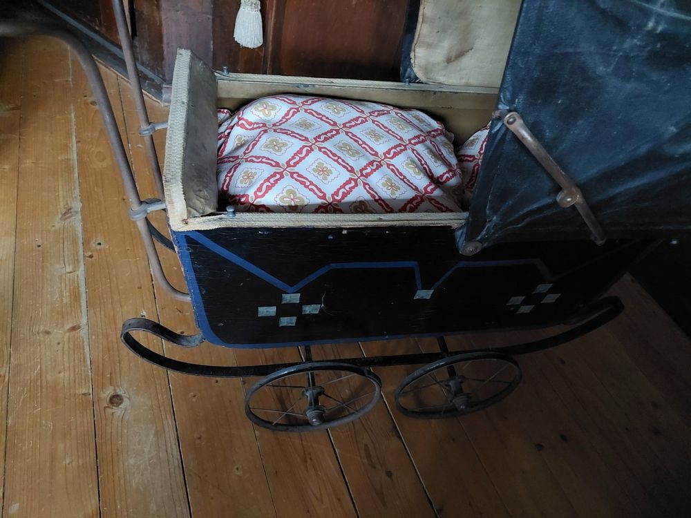 Antiker Puppenwagen im Orginal Zustand (Gebraucht) in Otelfingen für CHF 20 – mit Lieferung auf ...