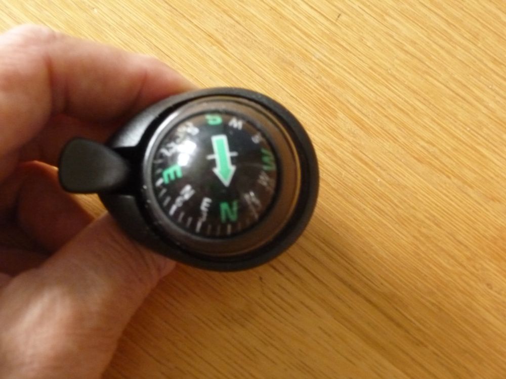 Veloklingel mit Kompass (Neu (gemäss Beschreibung)) in Sarnen für CHF 5 – mit Lieferung auf ...