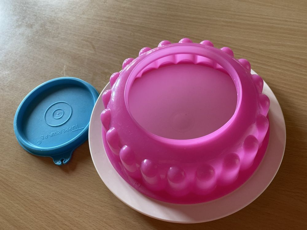 Tupperware Dessertform pink mit Deckel und Teller Schweiz (Gebraucht ...