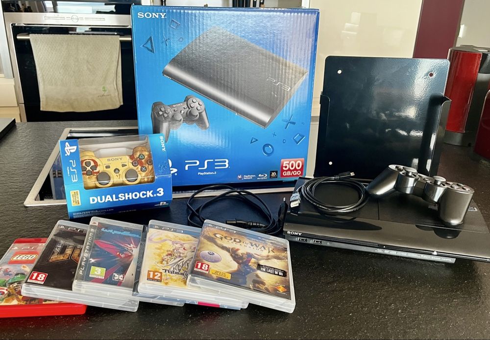 Sony PS3 Slim 500Gb Console plus 2 Controllers & 5 Games (Gebraucht) in ...
