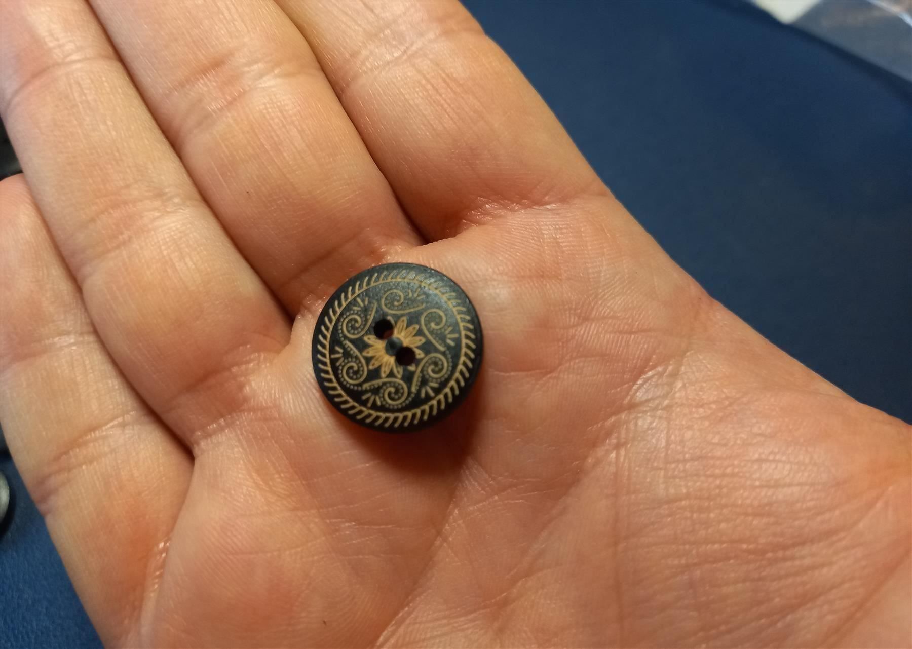 200x Runder Knopf aus Holz - Bouton couture en bois (Neu (gemäss ...