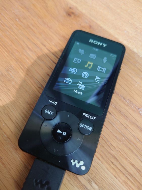 Sony NWZ-E585 Walkman - MP3 Player | Kaufen auf Ricardo