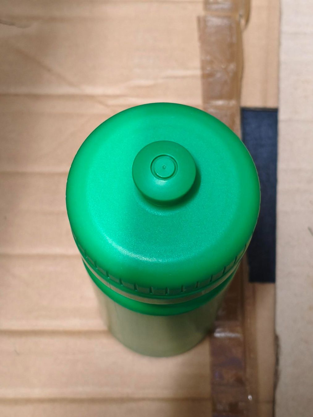 🔥1.- Stk Grüne Trinkflasche, Sport und Freizeit - NP 4.90🔥 (Neu (gemäss ...