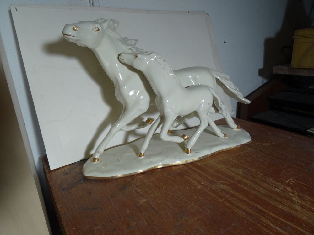 Porzellanfigur "Stute mit Fohlen" | Kaufen auf Ricardo