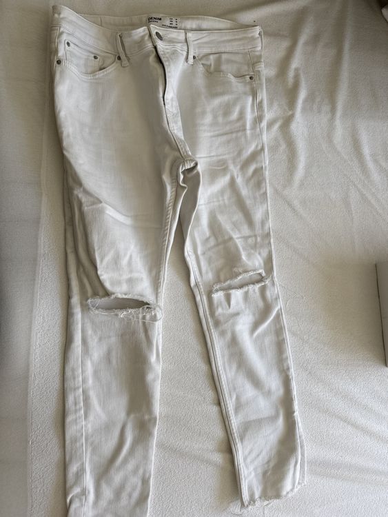 White ripped jeans, Summer style! 🌞👖 (Gebraucht) in Münchenstein für ...