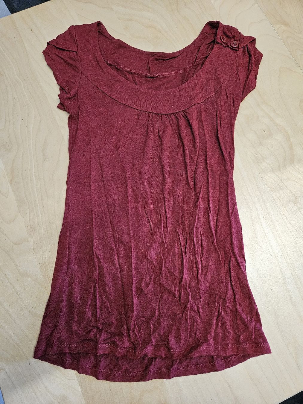 t-shirt femme (Neuf (Voir description)) à Miécourt pour CHF 3 – avec ...