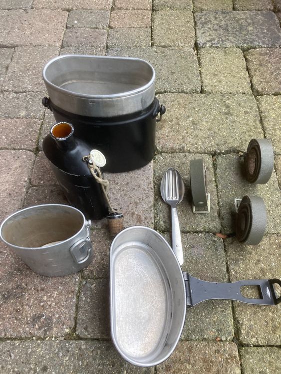 Schweizer Armee Gamelle, Essbesteck und Feldflasche (Gebraucht) in St. Urban für CHF 5 – mit ...