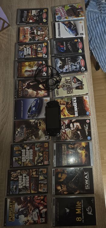 psp mit spile und videos (Gebraucht) in Waltenschwil für CHF 250 – mit Lieferung auf Ricardo kaufen
