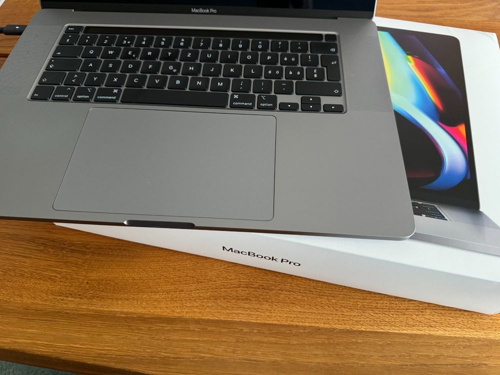 Macbook Pro 16" , 2019, A2141, i9, 1TB, 16 GB, space gray (Gebraucht ...