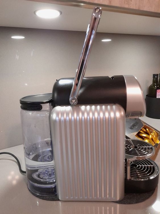 NESPRESSO Professional ZENIUS ZN 100 | Kaufen auf Ricardo