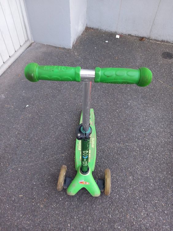Micro Mini Scooter grün (Gebraucht) in Zürich für CHF 5 – nur Abholung auf Ricardo kaufen