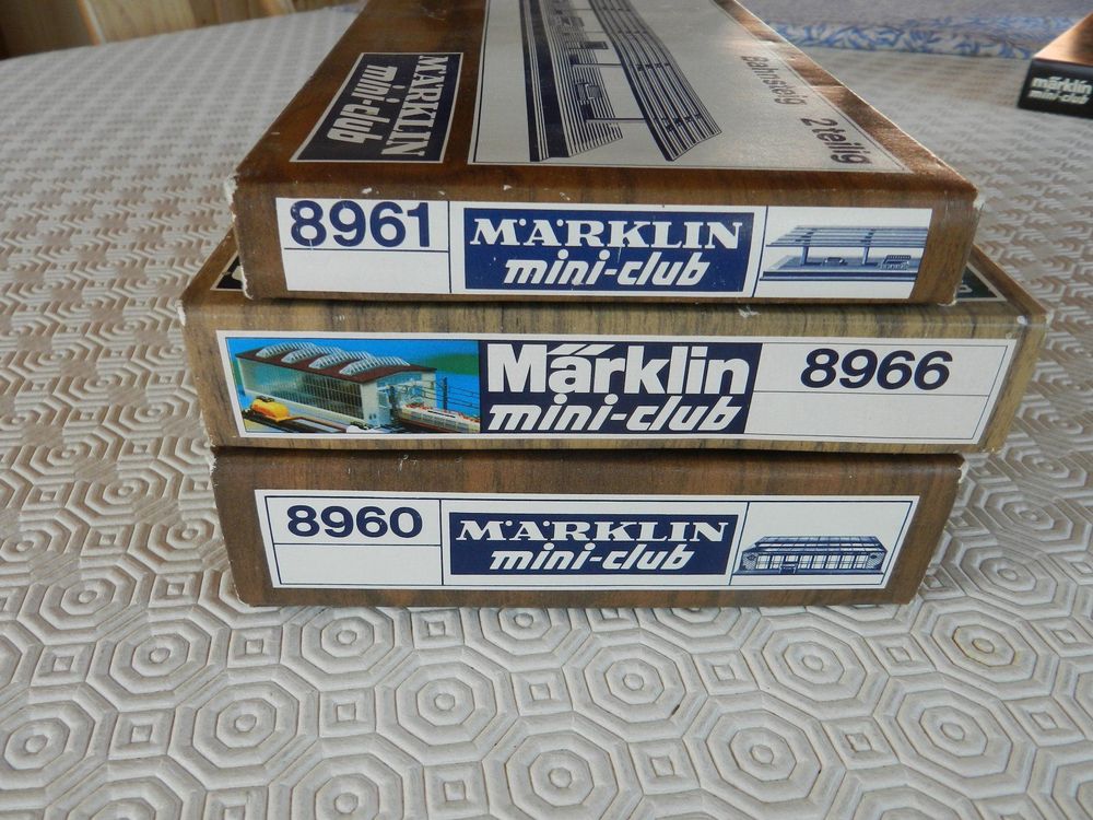 Märklin mini- Bahnsteig/Bahnh./Lokschup. (Neu (gemäss Beschreibung)) in ...