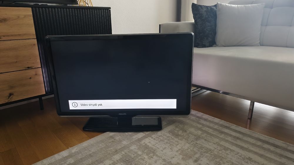 Philips TV, 37 Zoll, (Gebraucht) in Wetzikon ZH für CHF 5 – nur ...
