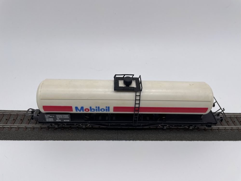 Märklin Kesselwagen Mobiloil H0 (Gebraucht) in Zürich für CHF 4.9 – mit ...
