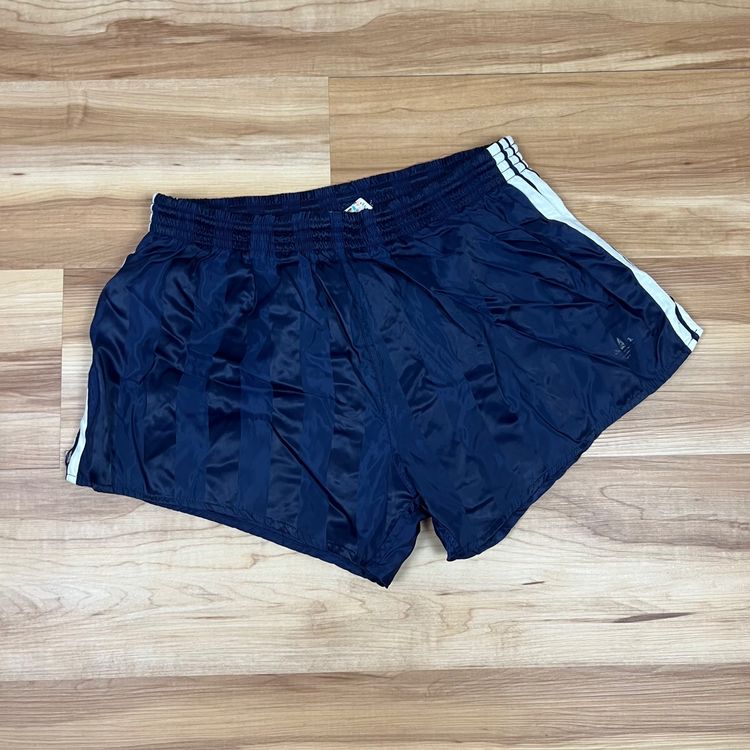 Vintage Adidas Retro 80s Sport Shorts (Gebraucht) in Herisau für CHF 14 – mit Lieferung auf ...
