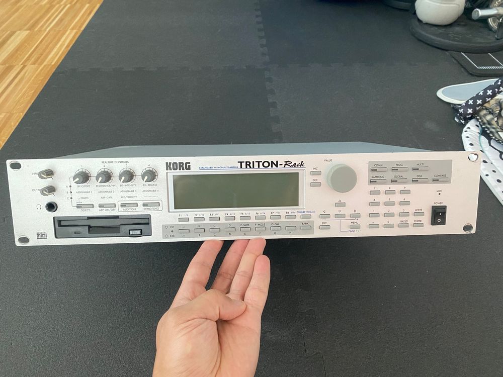 Korg Triton Rack Synthesizer | Kaufen auf Ricardo