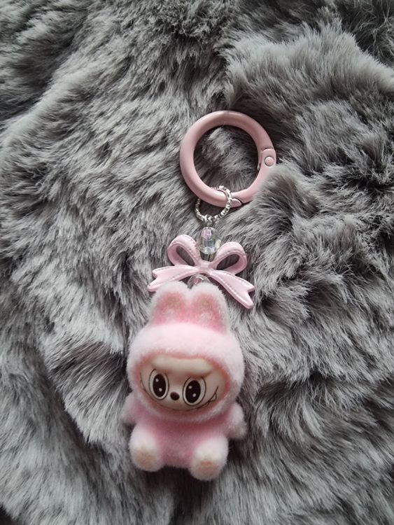 Labubu keychain / bag charm pink New (Neu und originalverpackt) in ...