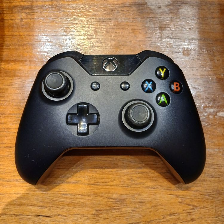 XBox One wireless controller (model 1697) (Gebraucht) in Orbe für CHF ...