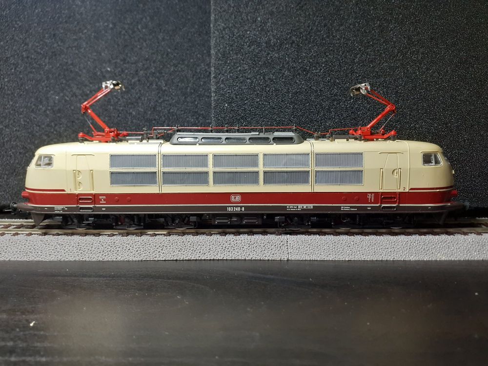 Roco TEE DB BR103 H0 DC Analog mit 5 Roco Personenwagen (Gebraucht) in ...