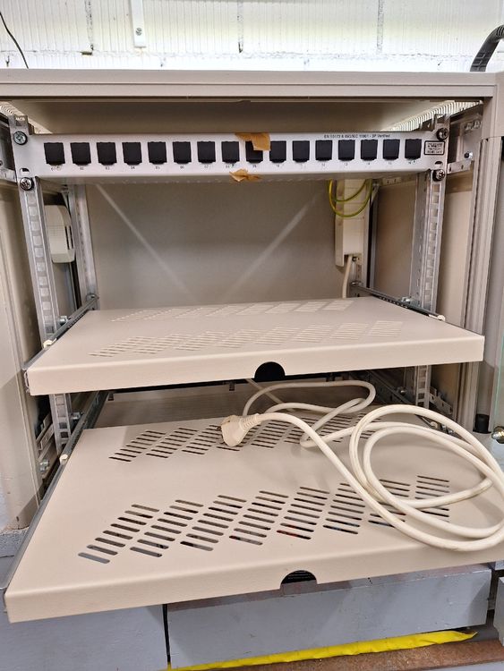 UKV Rack 19" Netzwerkschrank EDV, IT | Kaufen auf Ricardo