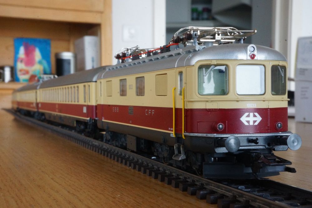 Märklin 26557, Re 4/4 I TEE + 3 Personenwagen (Gebraucht) in Biel ...