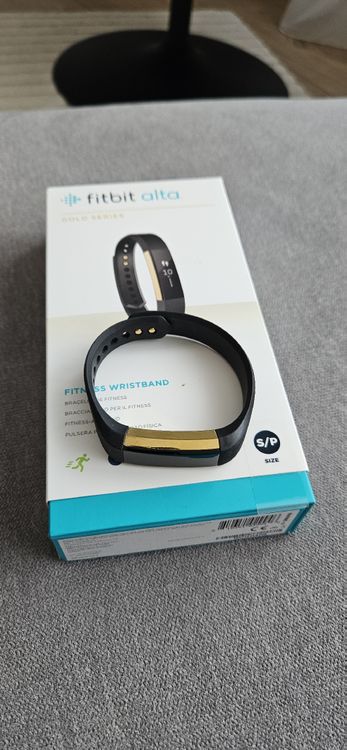 fitbit alta Gold series (Gebraucht) in Oberrohrdorf für CHF 32 – mit ...
