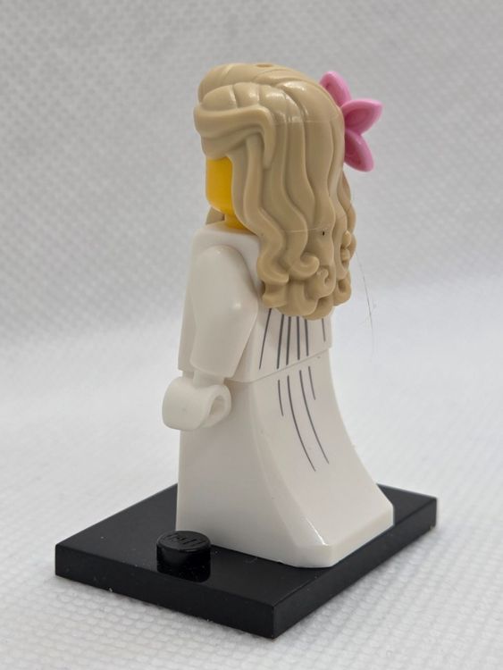 LEGO BAM late 2025 blonde maid with flower in nightgown (Neu (gemäss ...