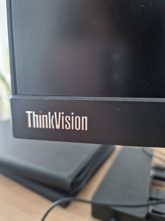 2x Lenovo Think Vison Monitore | Kaufen auf Ricardo